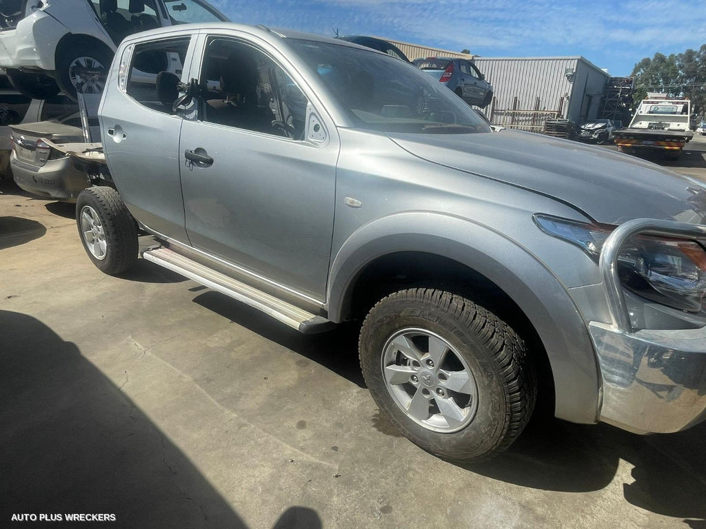 2017 Mitsubishi Triton Instrument Cluster