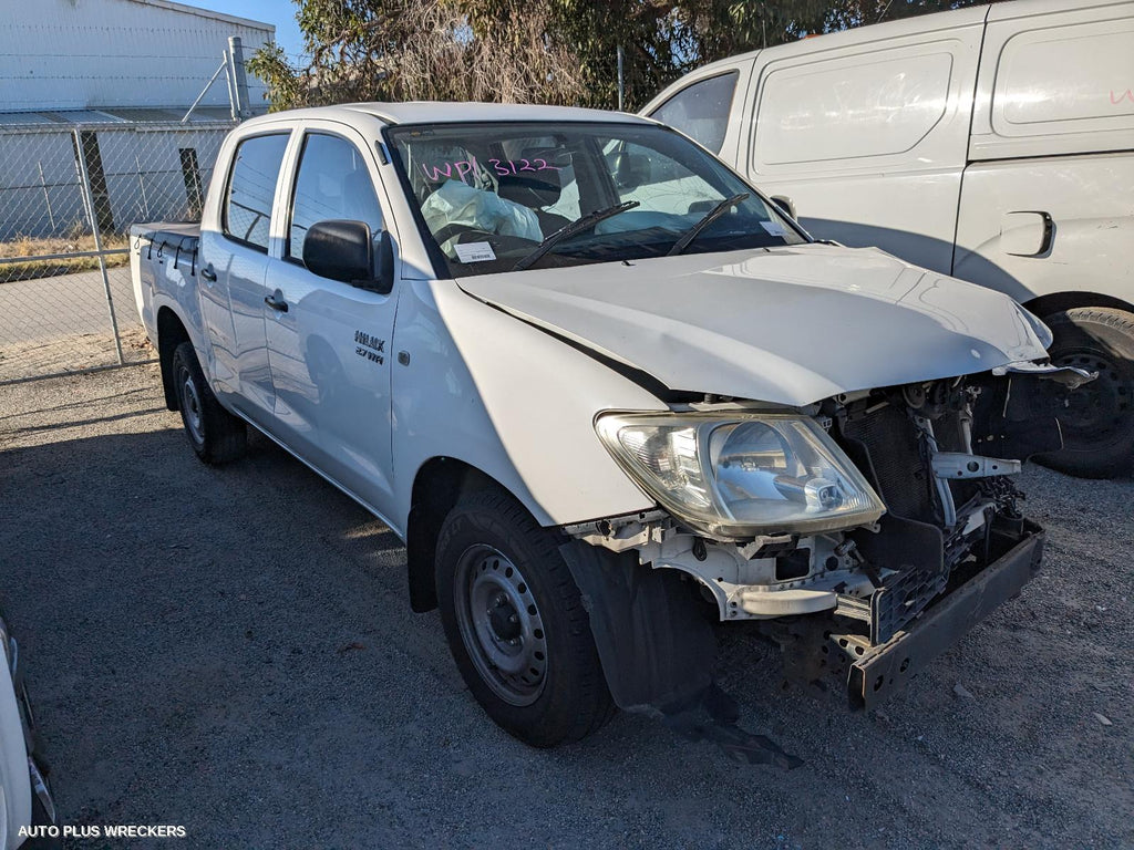 2011 Toyota Hilux Clock
