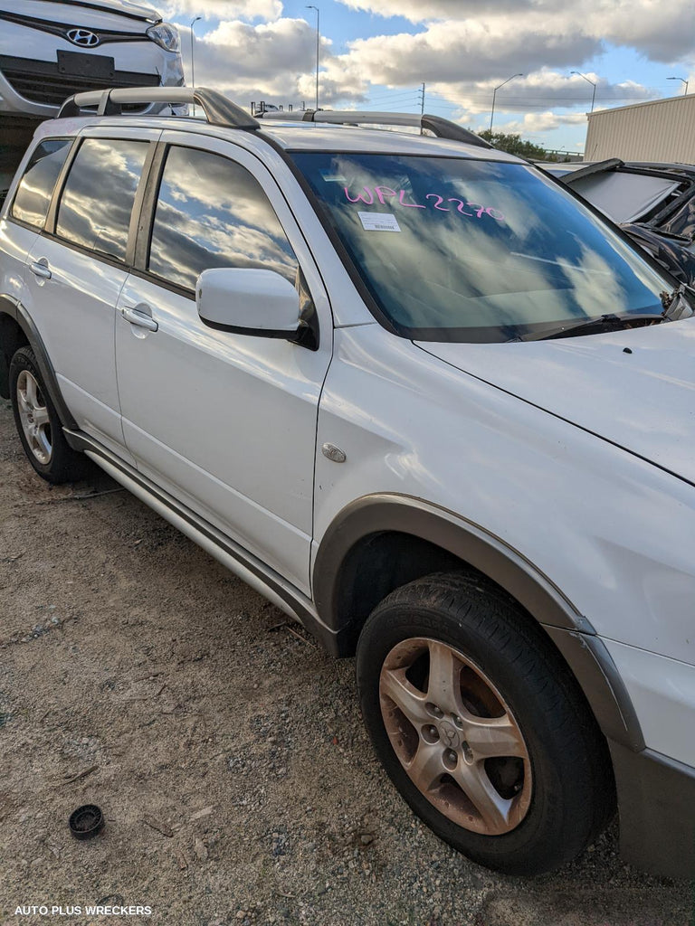 2004 Mitsubishi Outlander Bonnet